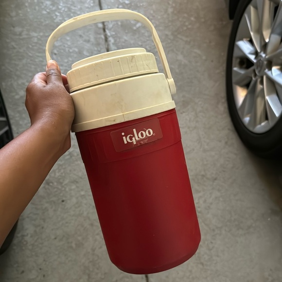 Igloo | Kitchen | Vintage Red Igloo Half Gallon | Poshmark